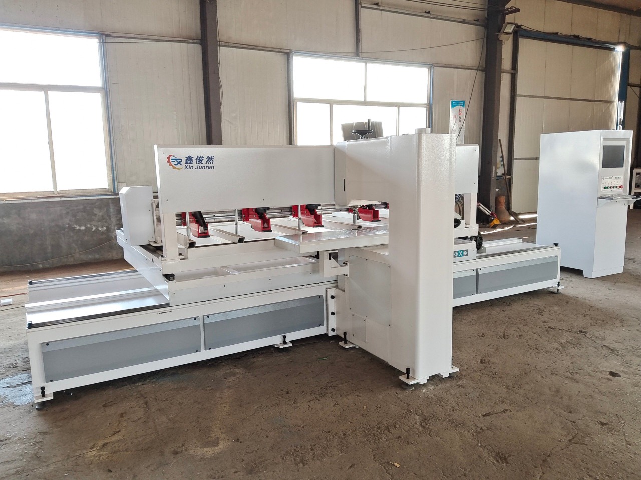 MÁY CƯA LỌNG CNC MŨI ROUTER XJR1513 实木开料机 - Chí Tôn Machines